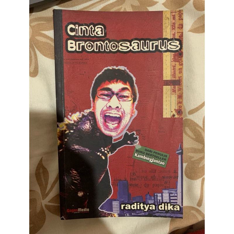 Jual Buku Raditya Dika - Cinta Brontosaurus | Shopee Indonesia