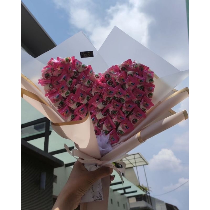 Jual Buket Yupi | buket yupi love | buket permen yupi pink | Shopee ...