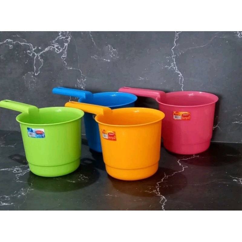 Jual Gayung air warna / gayung air dewasa / centong mandi / gayung ...