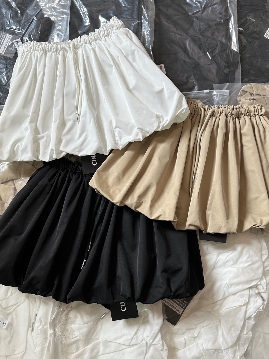 Jual Yiren Shorts (Korean Super Mini Puff Shorts Import Bangkok ...