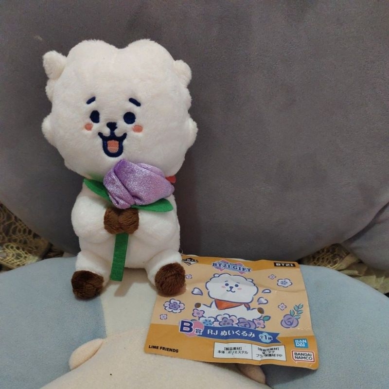 Jual boneka RJ BT21 bawa bunga tag ori | Shopee Indonesia