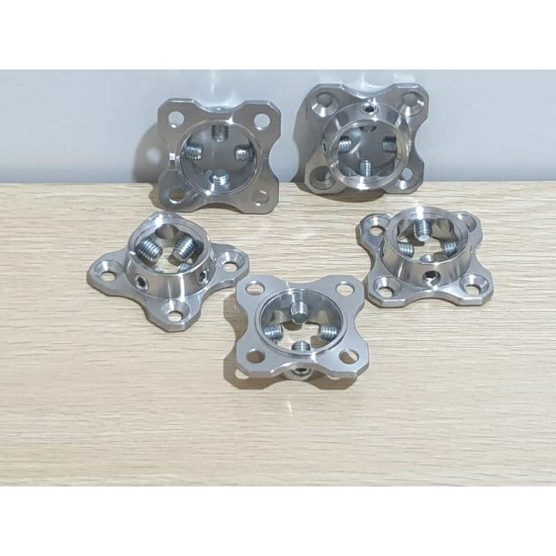 Jual 4 HOLE ROTATABLE PYRAMID ADAPTER | Shopee Indonesia