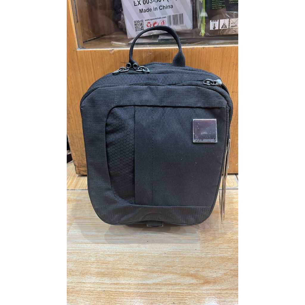 Jual 1122 BARANG DISPLAY / CACAT TAS Selempang kalibre Divinity ...