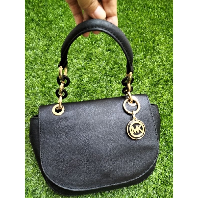 Jual PRELOVED Tas MK Michael Kors half round shoulder bag cynthia black ...