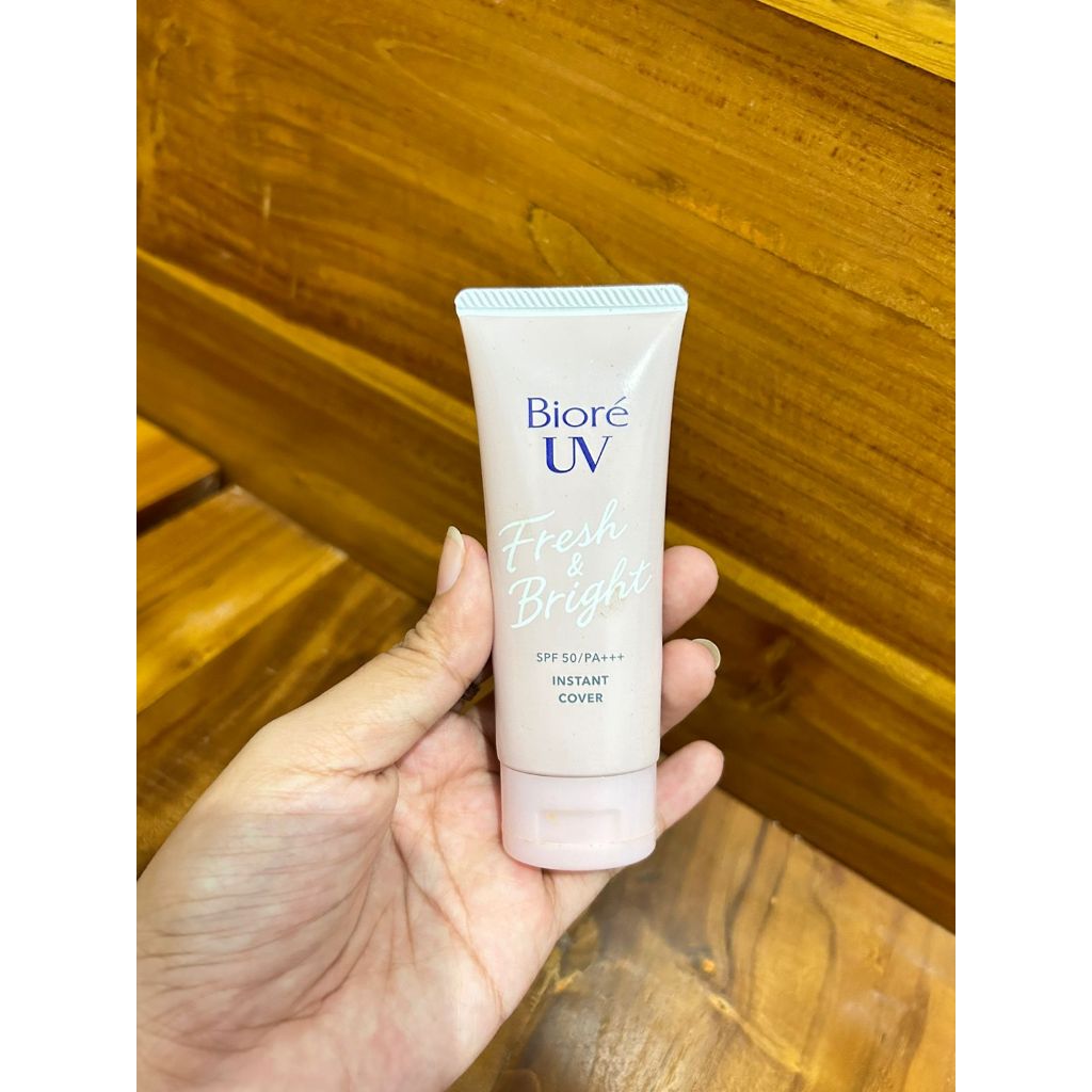 Jual Biore UV Fresh & Bright Instant Cover Sunscreen SPF 50+ PA+++ | Shopee Indonesia