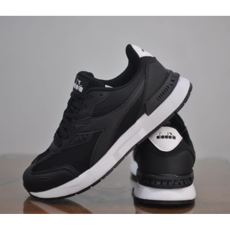 Jual Sepatu Pria Diadora Hanoi Original Sneakers | Shopee Indonesia