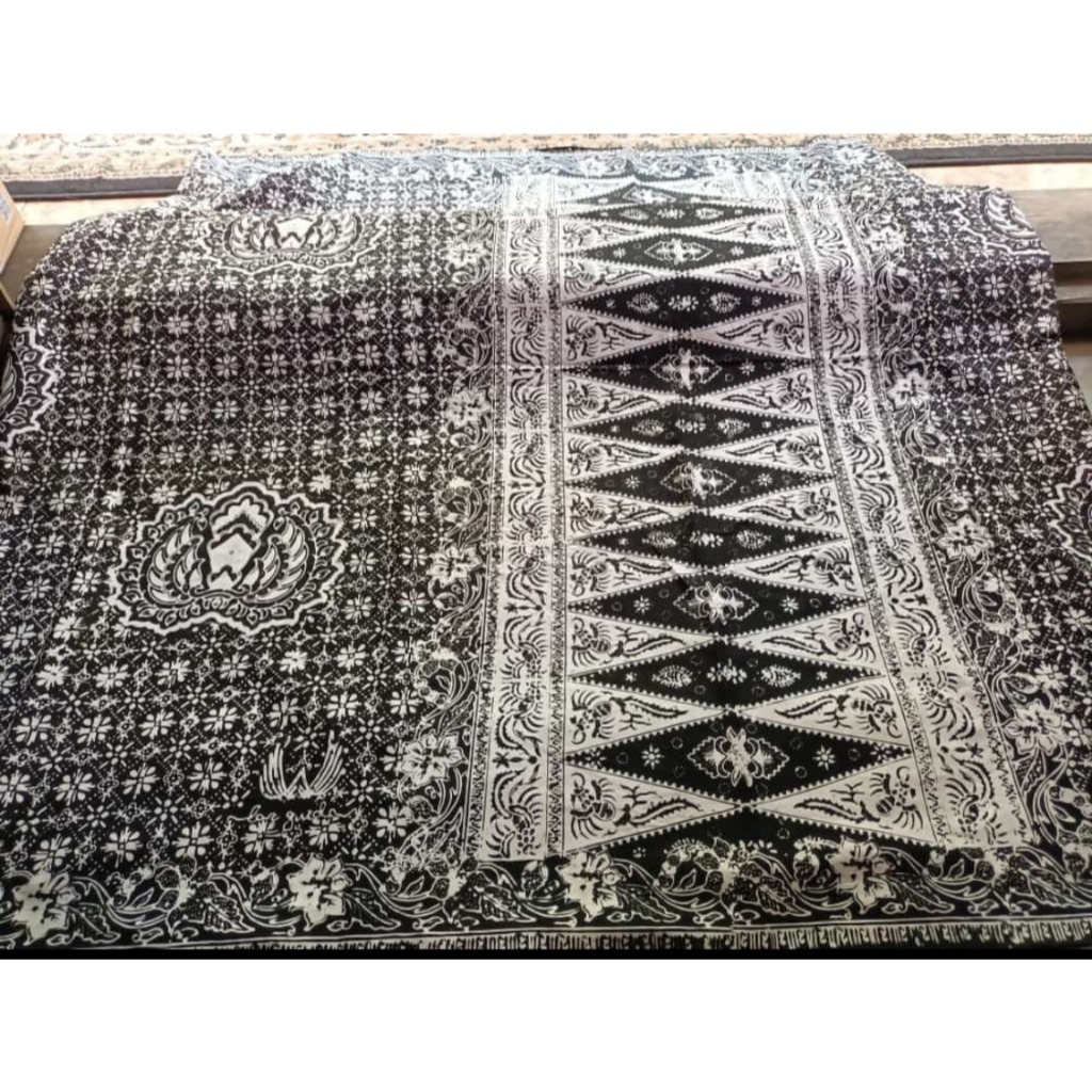 Jual LAR GURDA SARUNG BATIK TRADISIONAL SERIES KALENGAN gh55 | Shopee ...