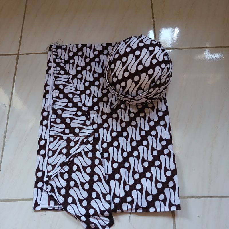 Jual JARIK TAPIH DEWASA MOTIF PARANG PUTIH/SEMBONG+ BLANGKON DEWASA ...
