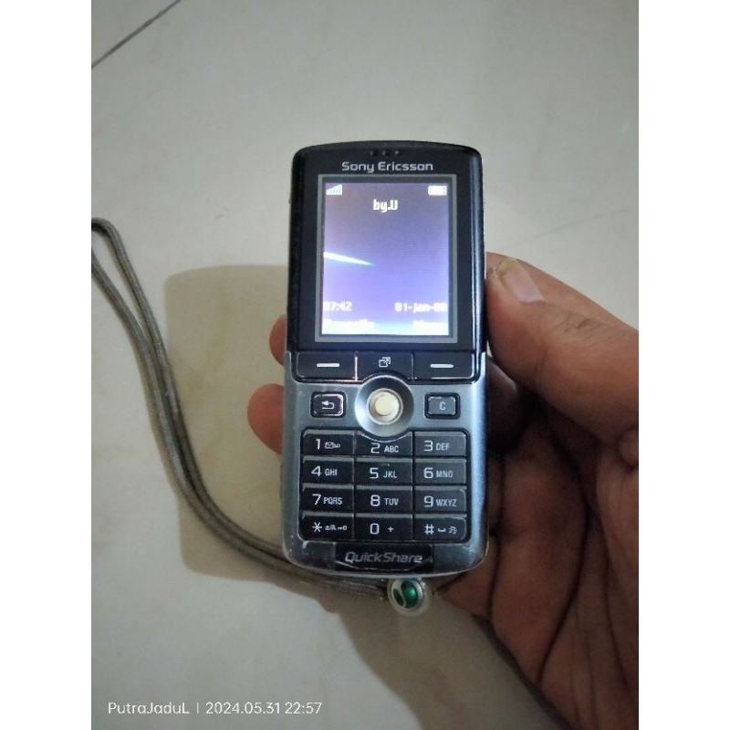 Jual Sony Ericsson K750 i Nyala Normal Original Mulus Jadul Langka Unik Imut Speaker Bass Stereo ...