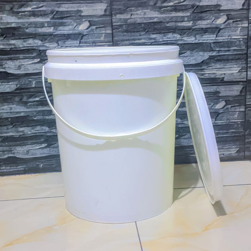 Jual Ember bekas cat putih polos ukuran 25kg, cucok buat air AC pot ...