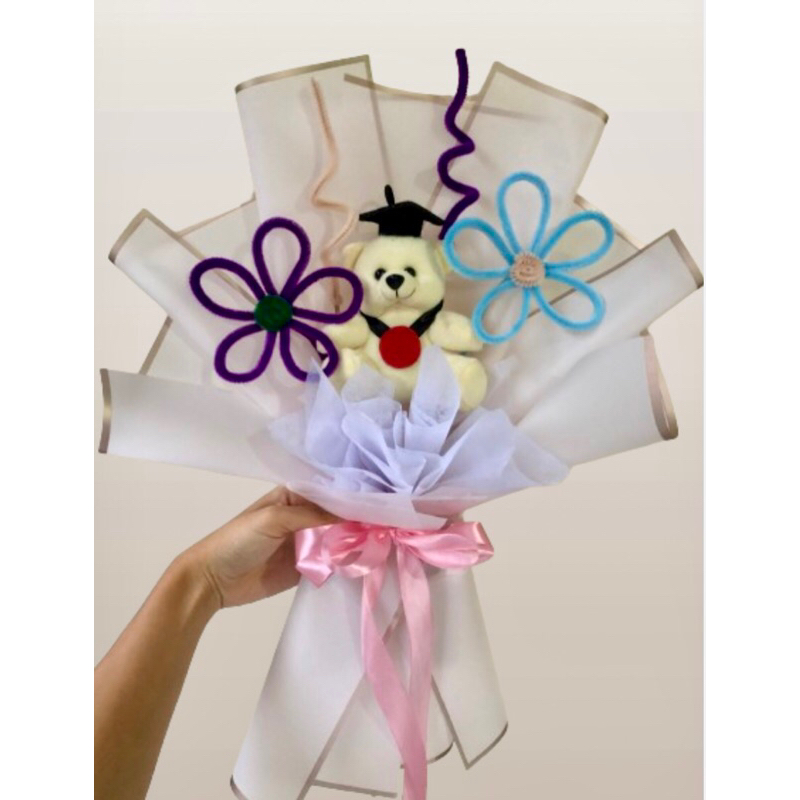 Jual Bucket Kawat bulu isi boneka wisuda kecil | Shopee Indonesia