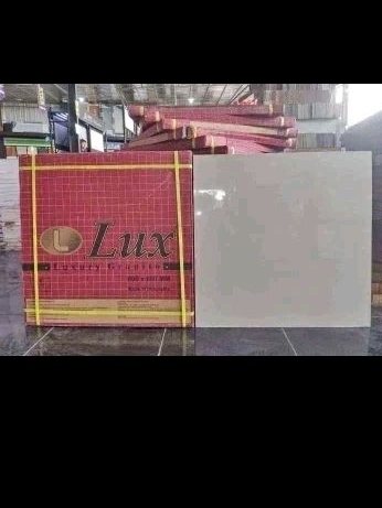 Jual Granit lantai 60x60 murah Lux tile cream polos glossy mengkilap kw1 | Shopee Indonesia