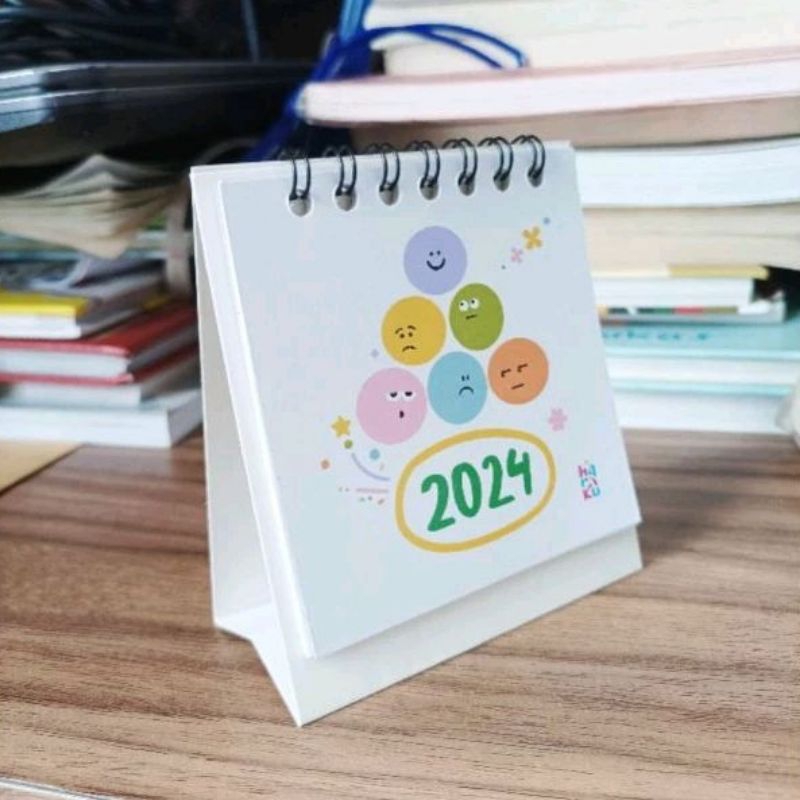 Jual Kalender Meja Mini Duduk Tahun 2025 Hiasan Meja Kalender Lucu Mini ...