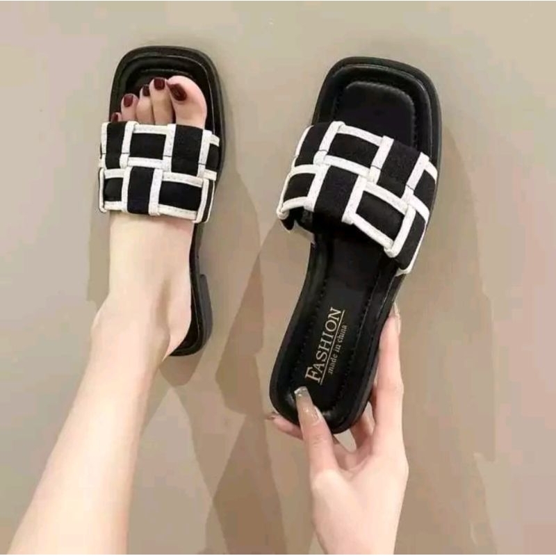 Jual sandal teplek ketupat kekinian | Shopee Indonesia