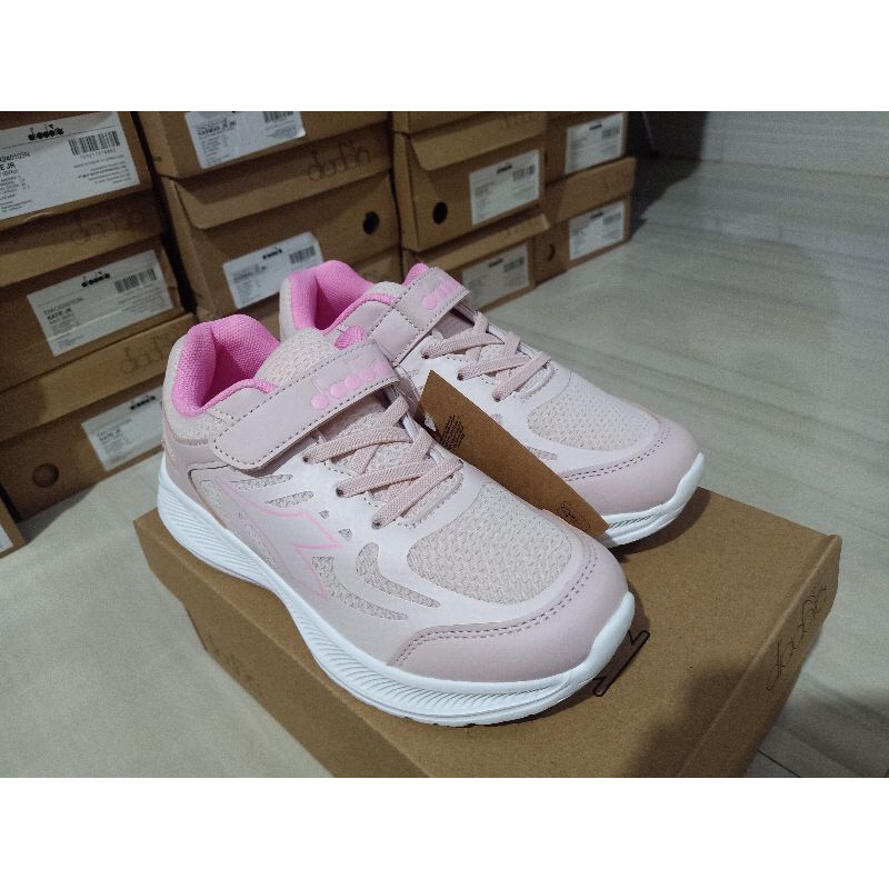 Jual Diadora Katya Jr pink (merah muda) | Shopee Indonesia