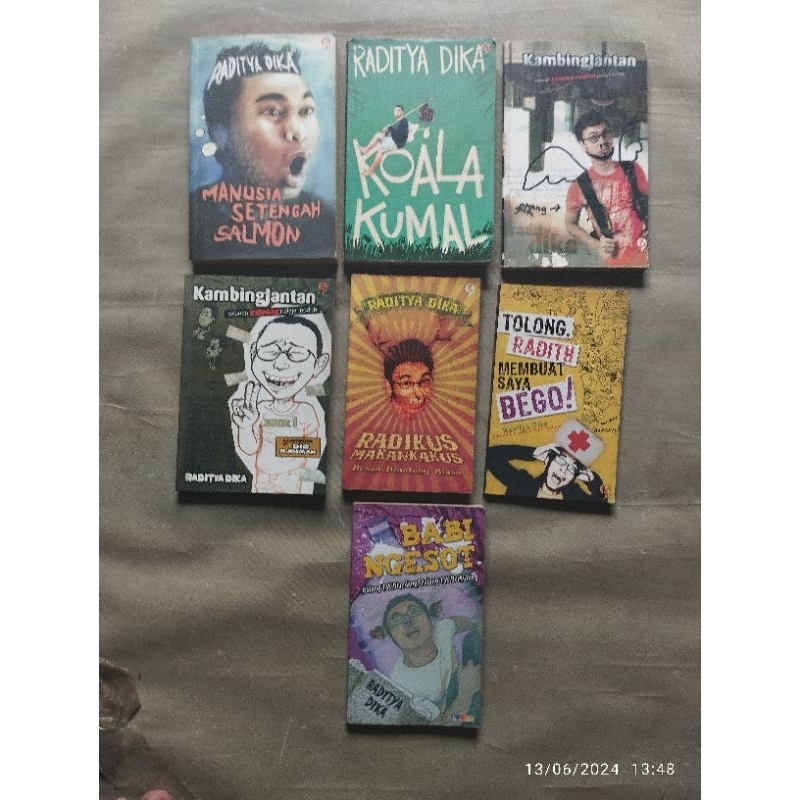 Jual Buku Novel Komedi: MANUSIA SETENGAH SALMON, KOALA KUMAL, KAMBING ...