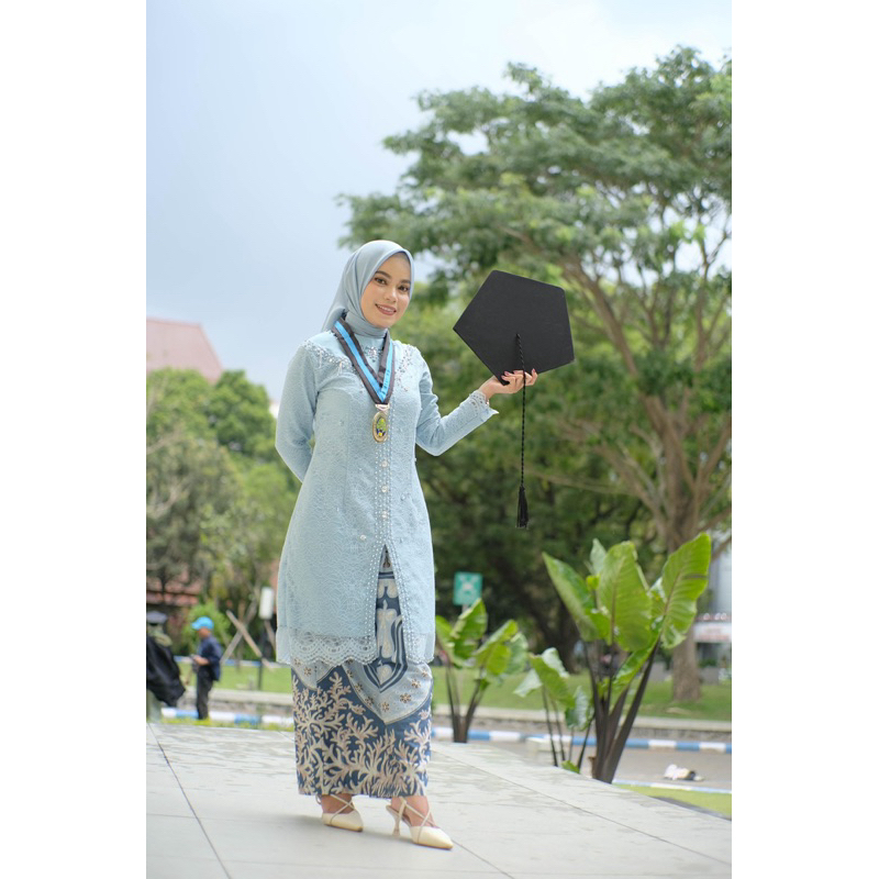 Jual Preloved Kebaya Modern Anggika Sky Blue (izara batik) 1x pakai ...