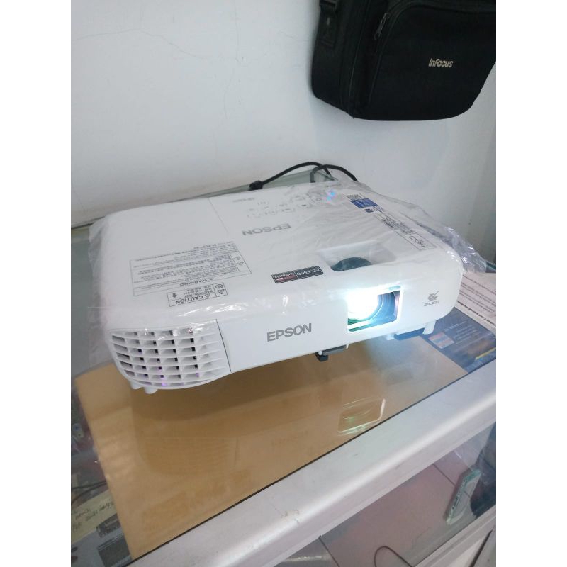 Jual Proyektor epson eb e500 /xga lcd /3300 lumens mulus segel | Shopee Indonesia