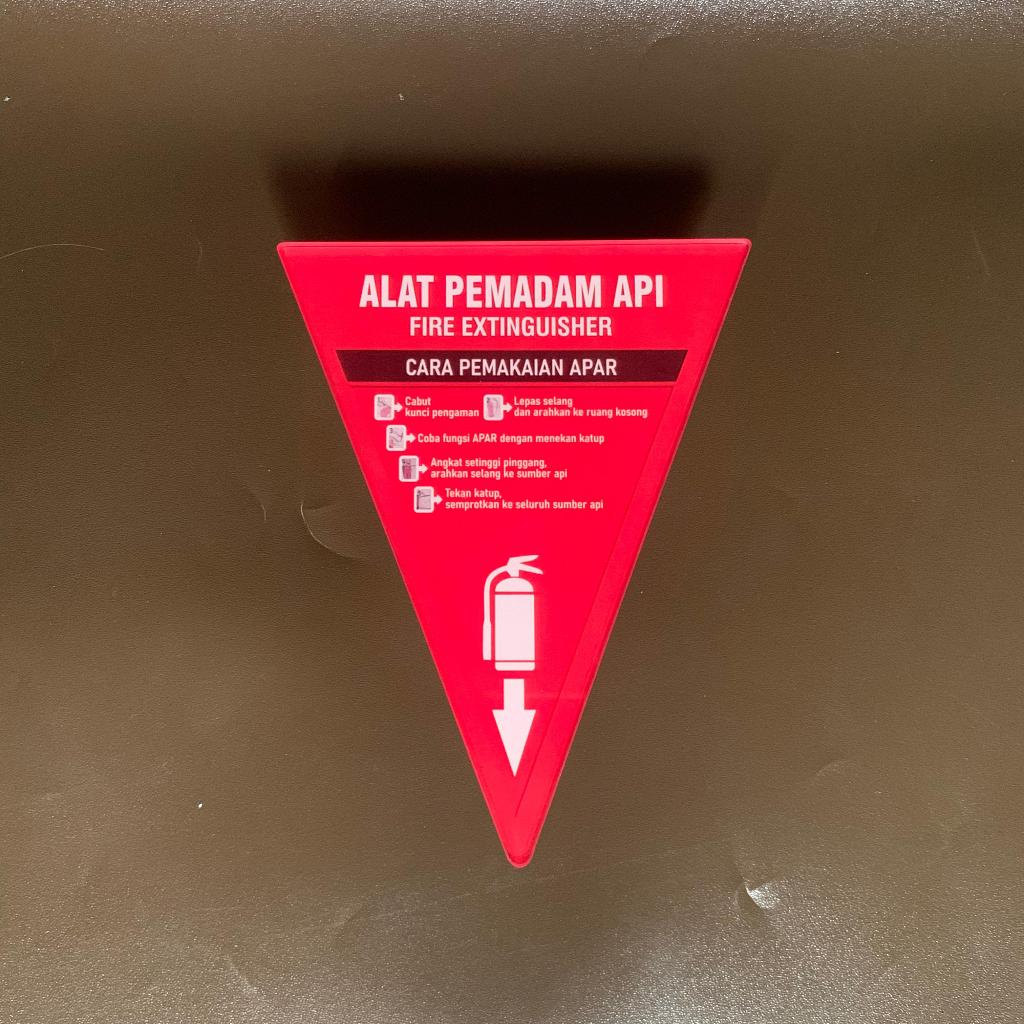 Jual Akrilik Segitiga APAR | Akrillik Tanda Alat Pemadam Api Mini ...