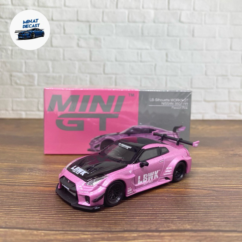 Jual Mini GT lb silhouette works nissan r35 passion pink | Shopee Indonesia