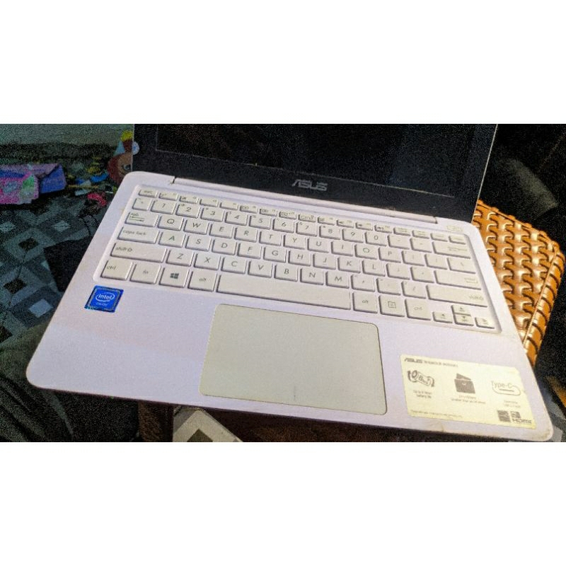 Jual cashing kesing notebook asus e202s | Shopee Indonesia