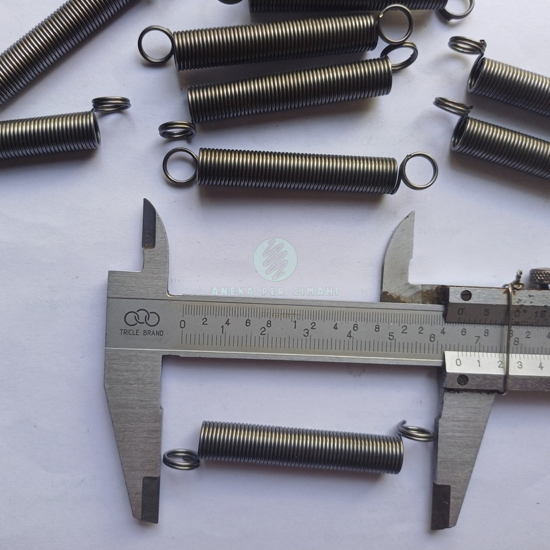 Jual Per Spring Tarik Elastis 0,9mm Baja Panjang Total 6,5cm | Shopee ...