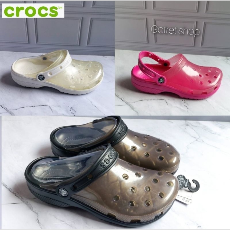 Jual Sendal Crocs yang mi collab crocs translucent clog / crocs ...