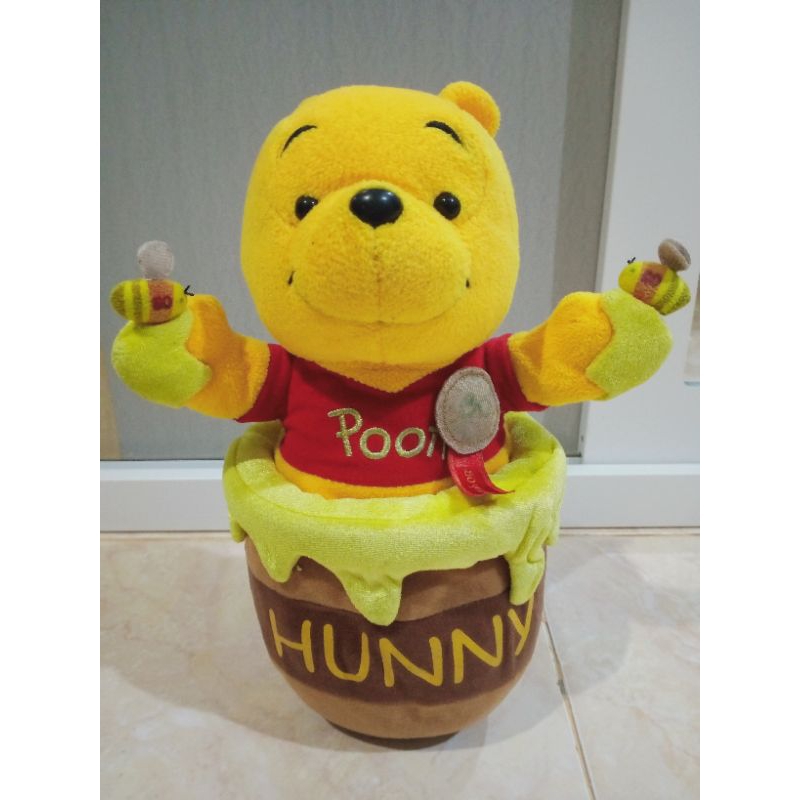 Jual Winnie the Pooh di atas Gentong Madu | Shopee Indonesia