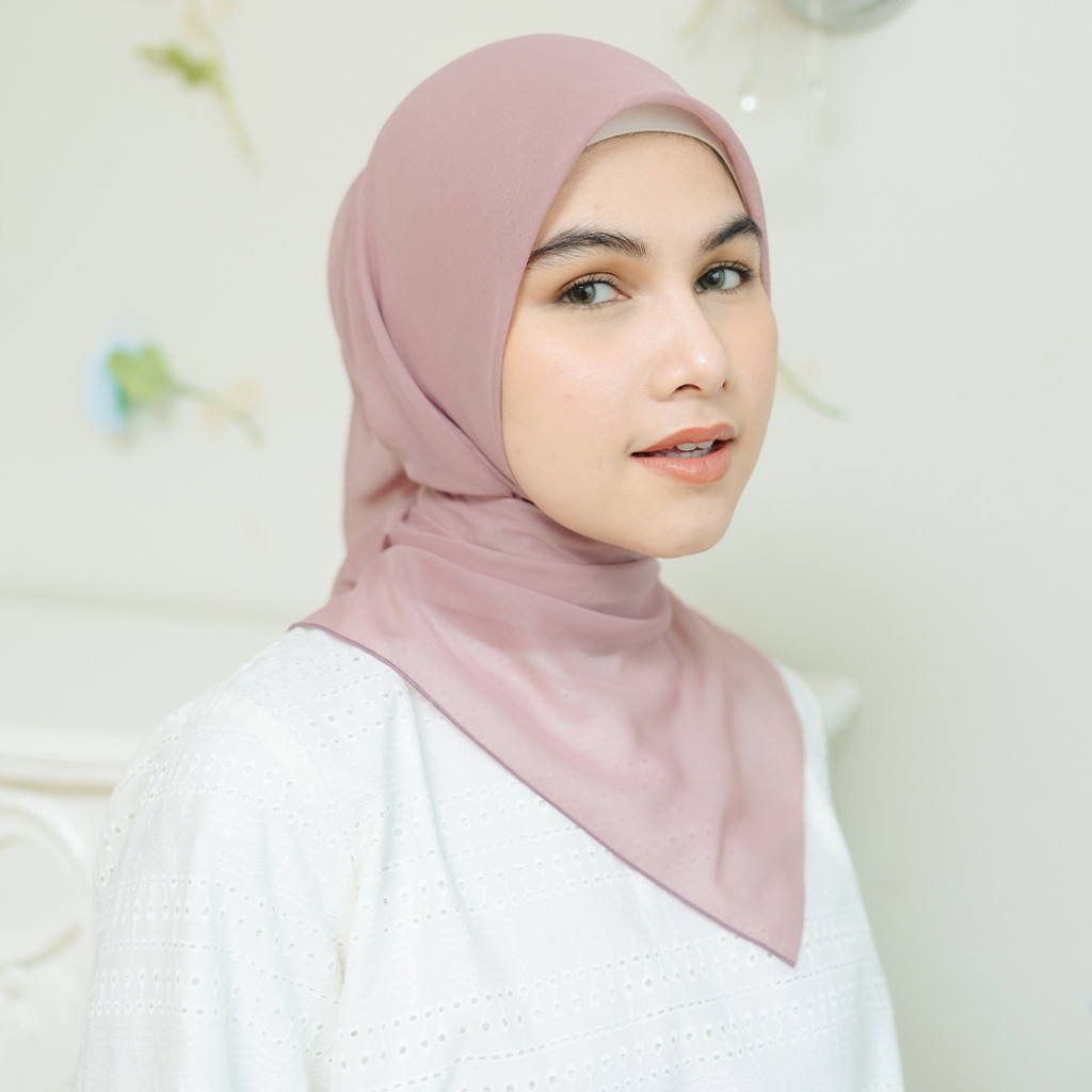 Jual Lozy Hijab - Rara Plain Paris Japan Unfinished (Hijab Paris Polos ...