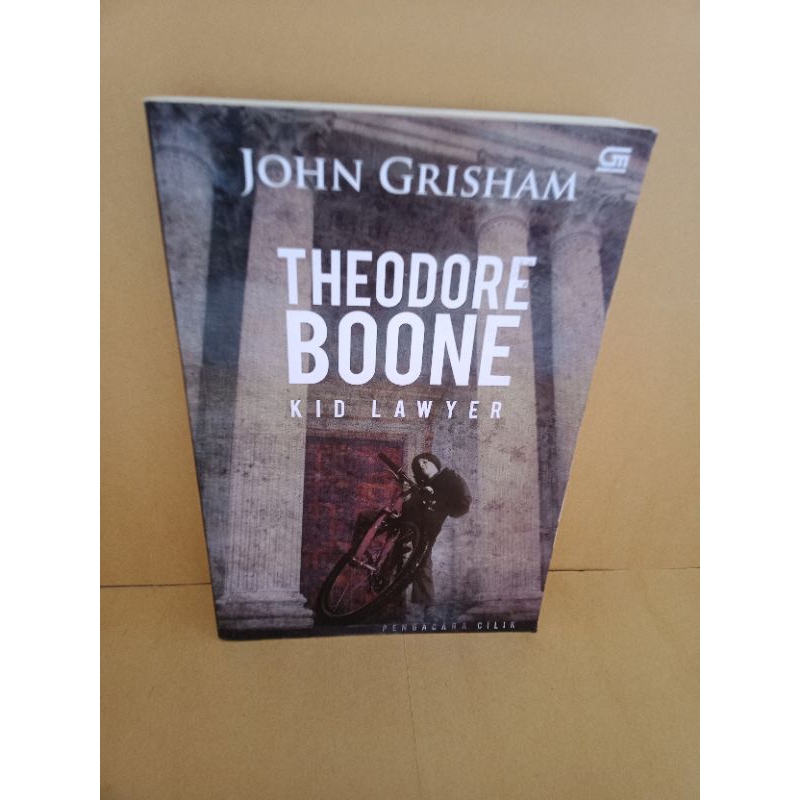 Jual BUKU ASLI THEODORE BOONE KID LAWYER JOHN GRISHAM | Shopee Indonesia