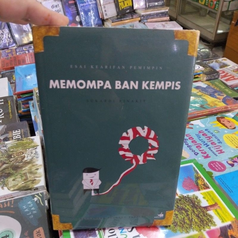 Jual Original - Essay Kearifan Pemimpin. Memompa Ban Kempis | Shopee ...