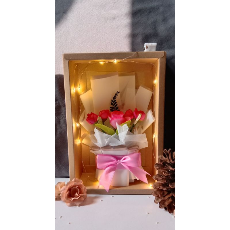 Jual Bucket Flowers Box / Gift Box 22×14 / Kado Valentine / Hadiah ...