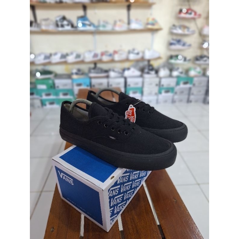 Jual VANS AUTHENTIK FULL HITAM LEBIH TEBAL | Shopee Indonesia