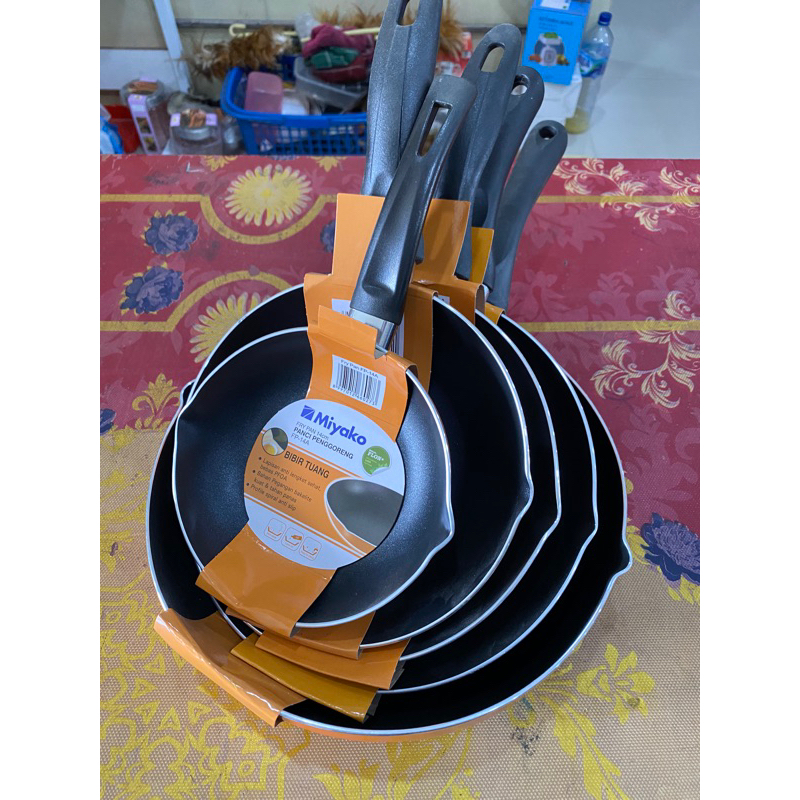 Jual teflon fry pan ukuran 14,18,20,22,24 cm miyako | Shopee Indonesia