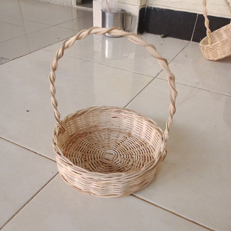 Jual keranjang rotan bulat tangkai D17 | Shopee Indonesia