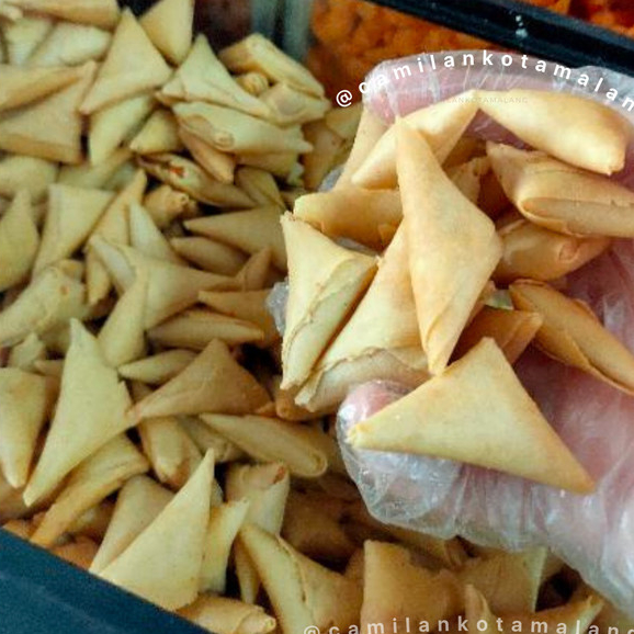 Jual SAMOSA KEJU EBI ENAK SEGITIGA /KUE KERING CAMILAN CEMILAN LEBARAN ...