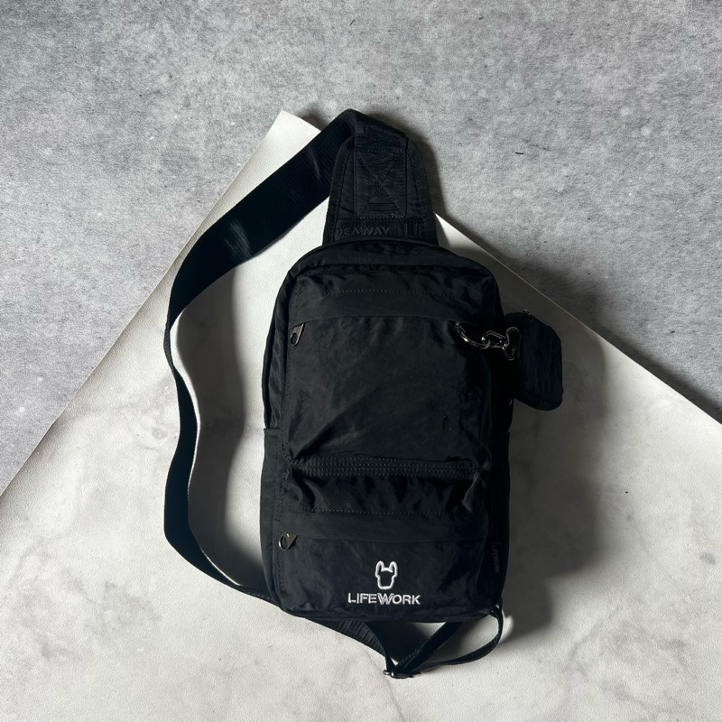 Jual CROSSBODY LIFEWORK SECOND ORIGINAL | Shopee Indonesia