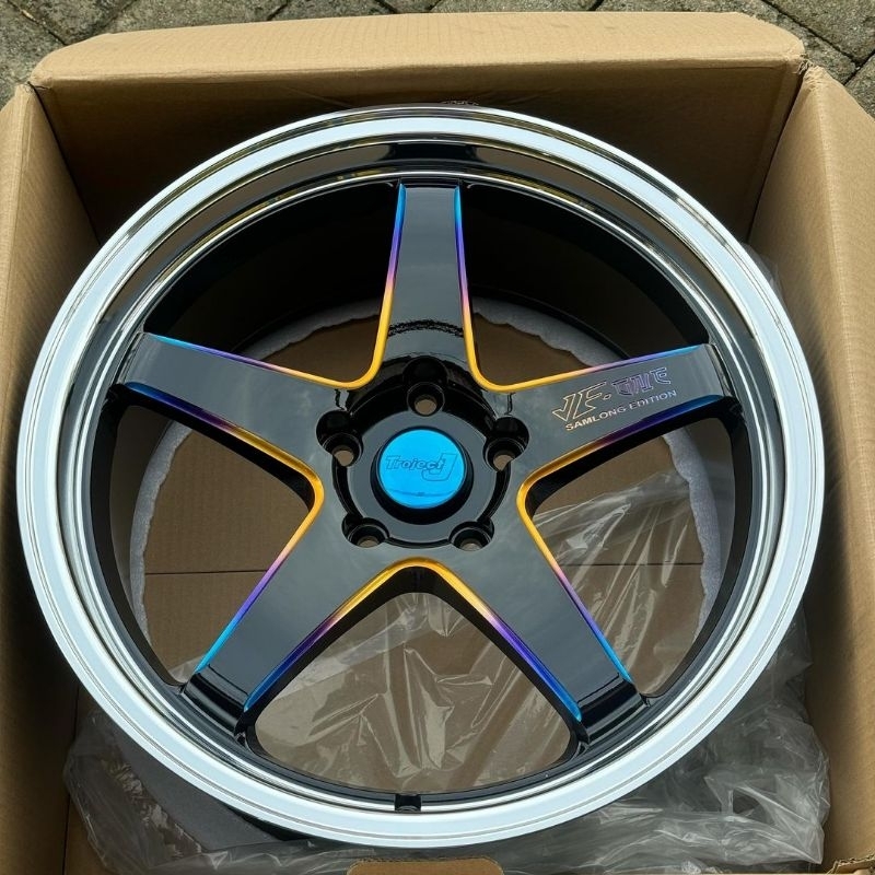 Jual velg jf samlong ring 18 lebar 8,5 et25 untuk innova zenix reborn ...