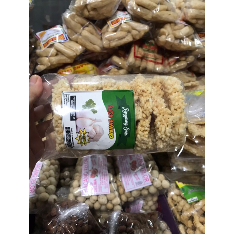 Jual KERUPUK RENGGINANG SERLIN RASA BAWANG DAN PEDAS MANIS | Shopee ...