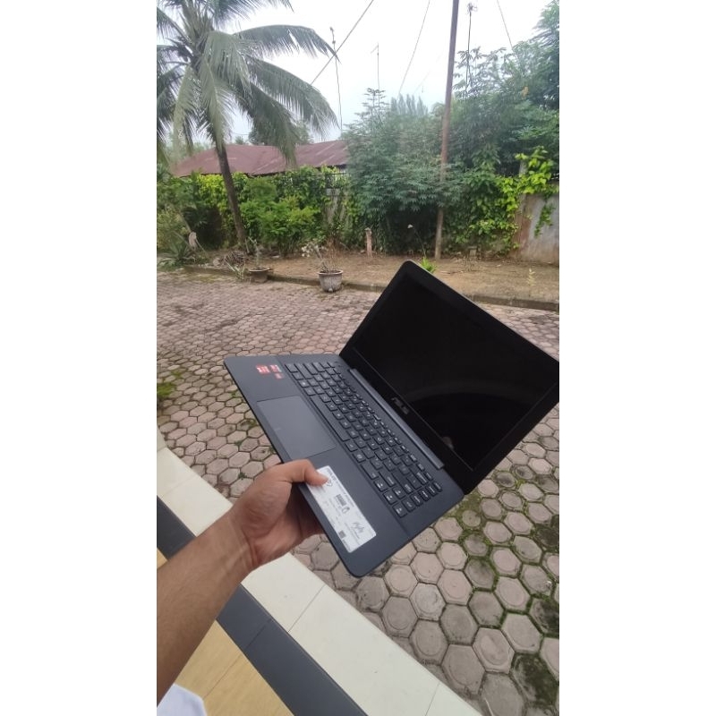 Jual LAPTOP 1 JUTAAN UNTUK KULIAH KERJA ASUS X454Y AMD A8 RAM 4GB ...