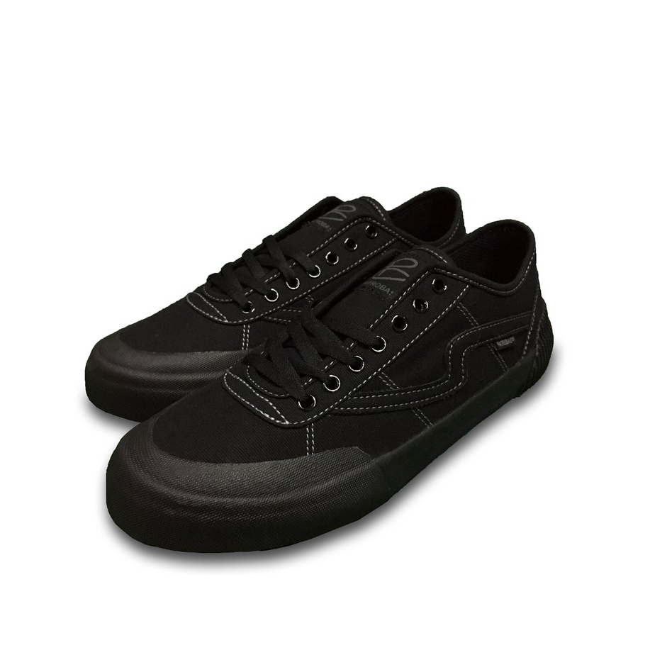 Jual Patrobas Equip All Black Sneakers | Shopee Indonesia