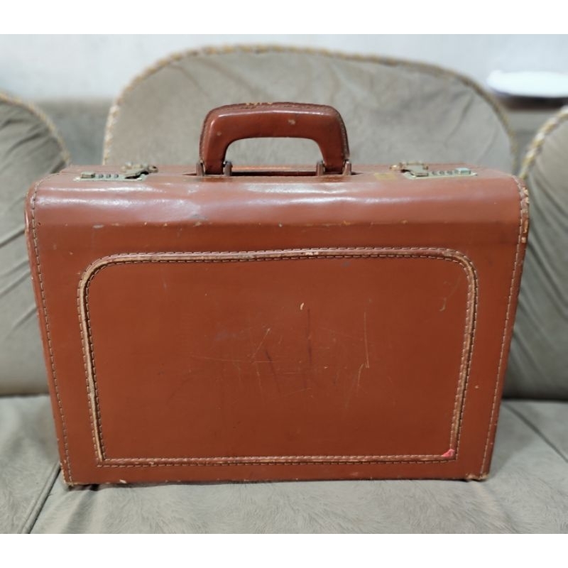 Jual Koper Antik Coklat Jadul Tahun 1960an klasik 45cmX32cm CACAT noda ...