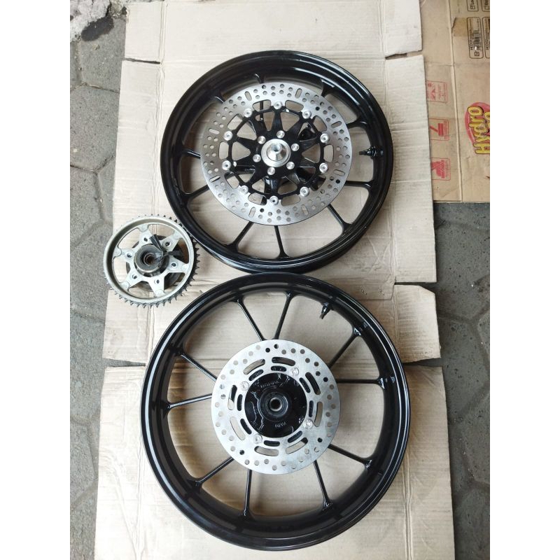 Jual velg CBR k45 pnp ninja rr r disc sudah pakek Tiger Revo tinggal ...