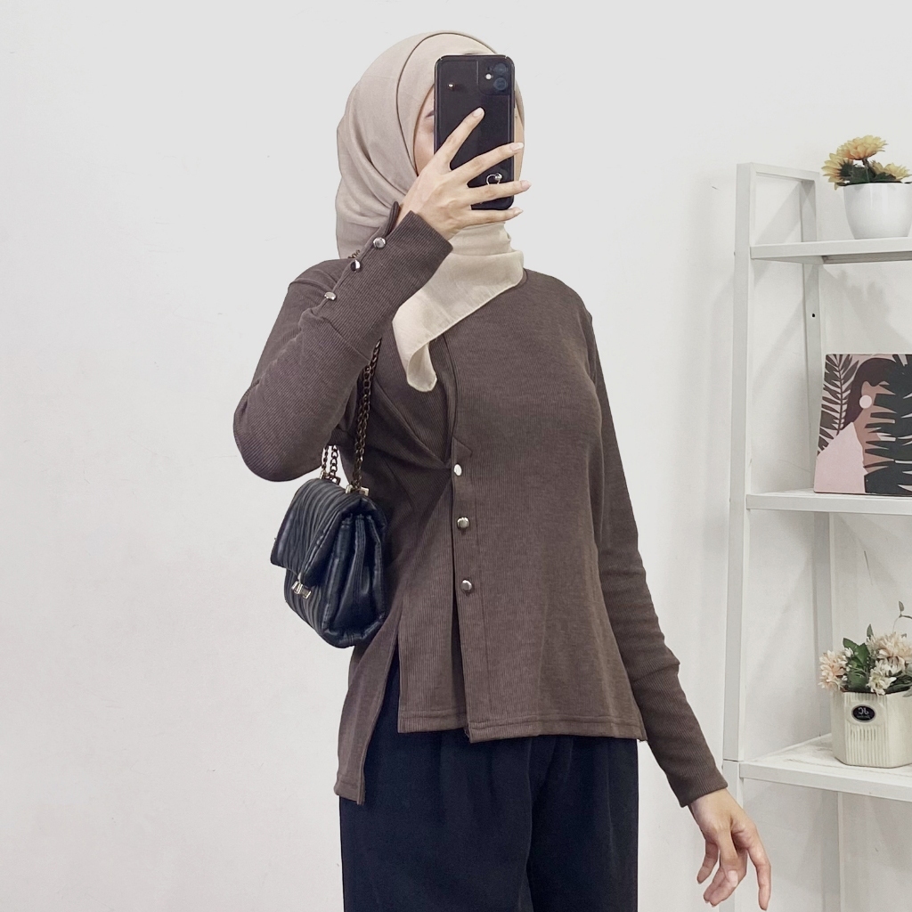 Jual IL - READY STOCK YURA BLOUSE RIB KNIT HARGA AMBYAR / ATASAN WANITA ...
