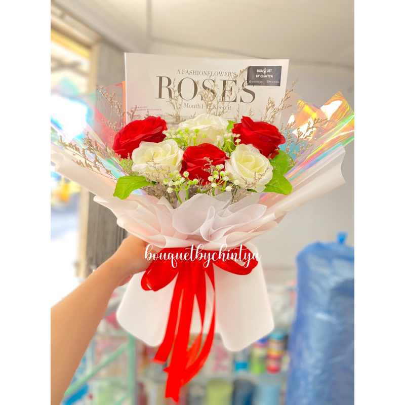 Jual BUKET BUNGA ROSE MAWAR MERAH PUTIH / BUKET BUNGA MAWAR / BUKET ...