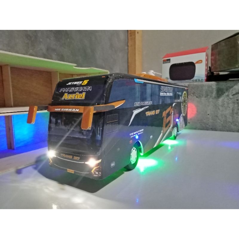 Jual Mainan miniatur bus Trans 167 mr.gibran telolet basuri full lampu ...