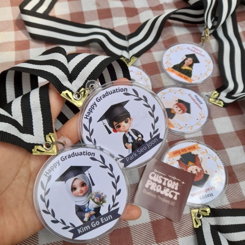 Jual READY Mendali Akrilik Custom Wisuda Mendali Wisuda Mendali ...