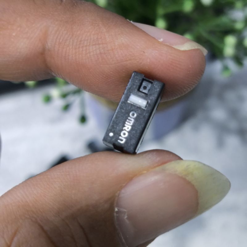 Jual Tombol Mouse Omron D2FC-F-7N Micro Switch Saklar Kecil 3 Pin D2FCF7N | Shopee Indonesia