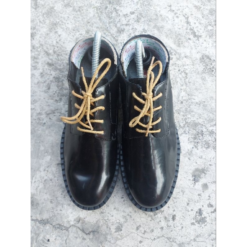 Jual sepatu kulit PRADA MILANO | Shopee Indonesia