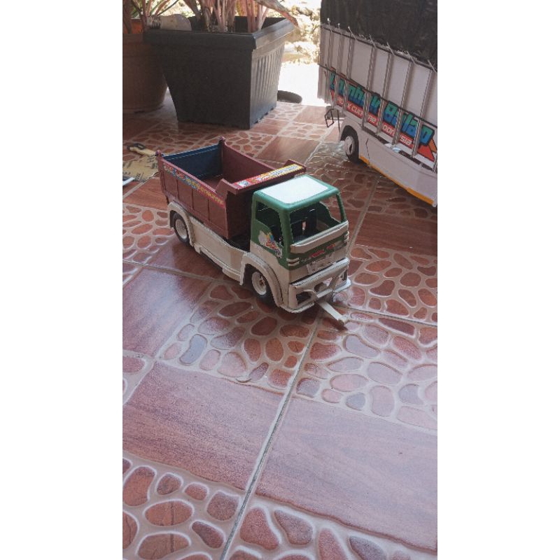 Jual miniatur truk plastik modifikasi | Shopee Indonesia